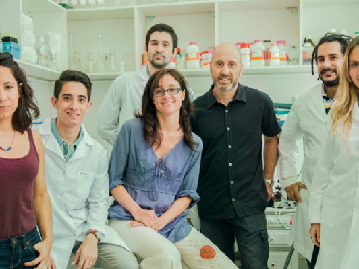 Científicos argentinos descubren el origen del Alzheimer – La Voz de ...