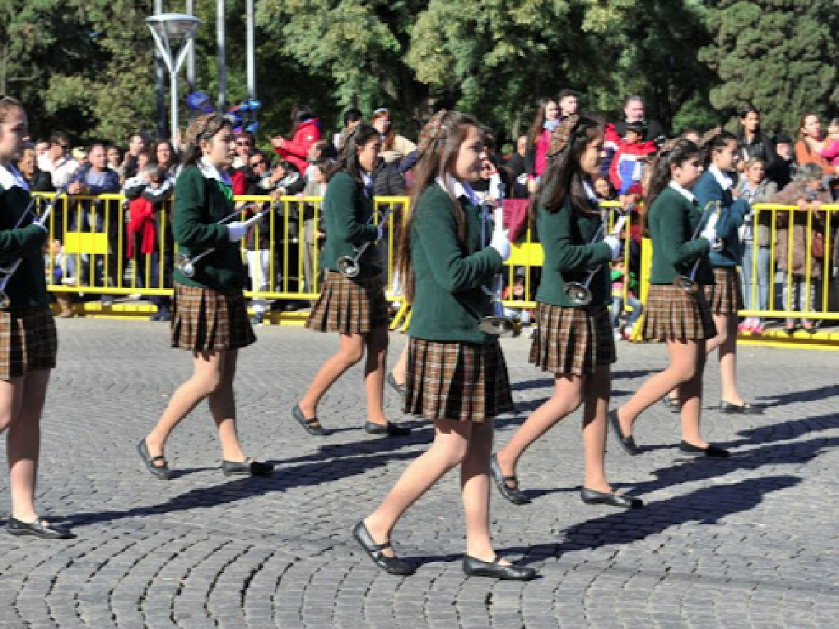 La banda lisa de la Escuela Normal homenajeará a los que nos cuidan ...