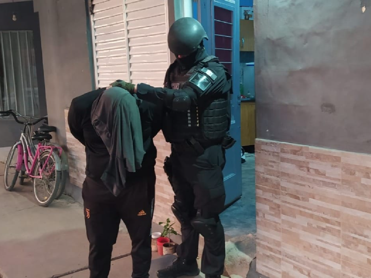 Cuatro Detenidos Y Puntos De Venta De Droga Cerrados En Arroyito La