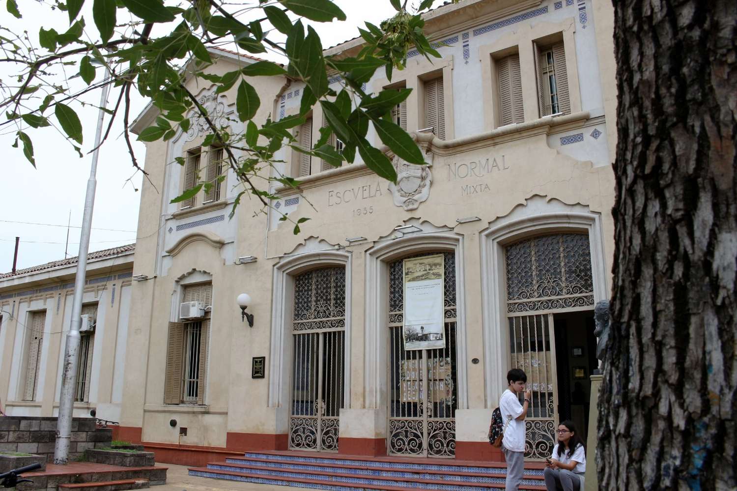 El edificio de la Normal aún aguarda ser declarado Monumento Histórico ...