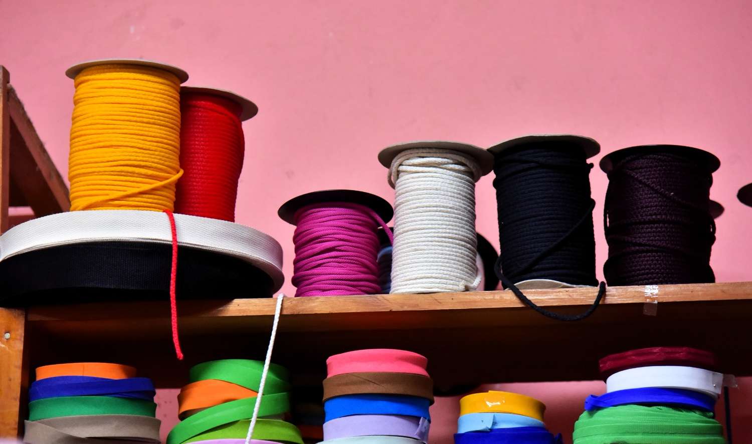 Lidia, la que mantiene vivo el espíritu de la mercería – La Voz de San ...