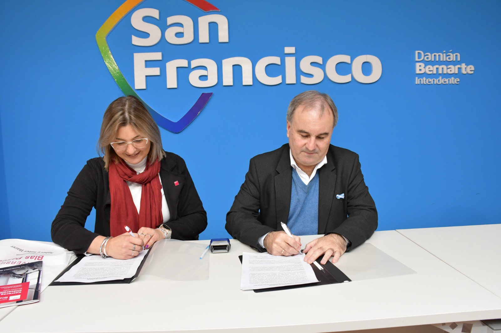 El municipio firmó convenio con la Universidad Blas Pascal – La Voz de ...