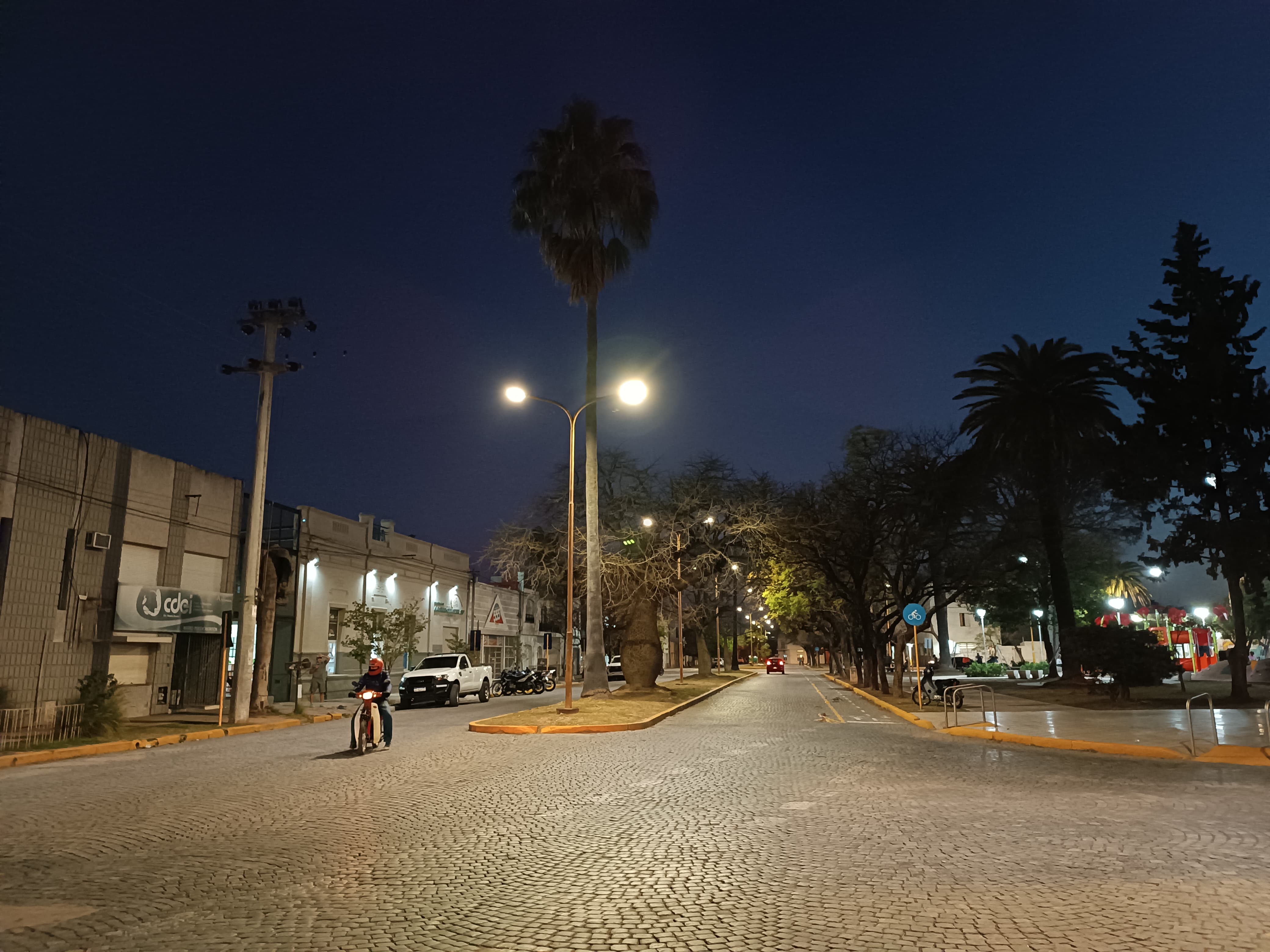 Más luces LED para potenciar el microcentro – La Voz de San Justo